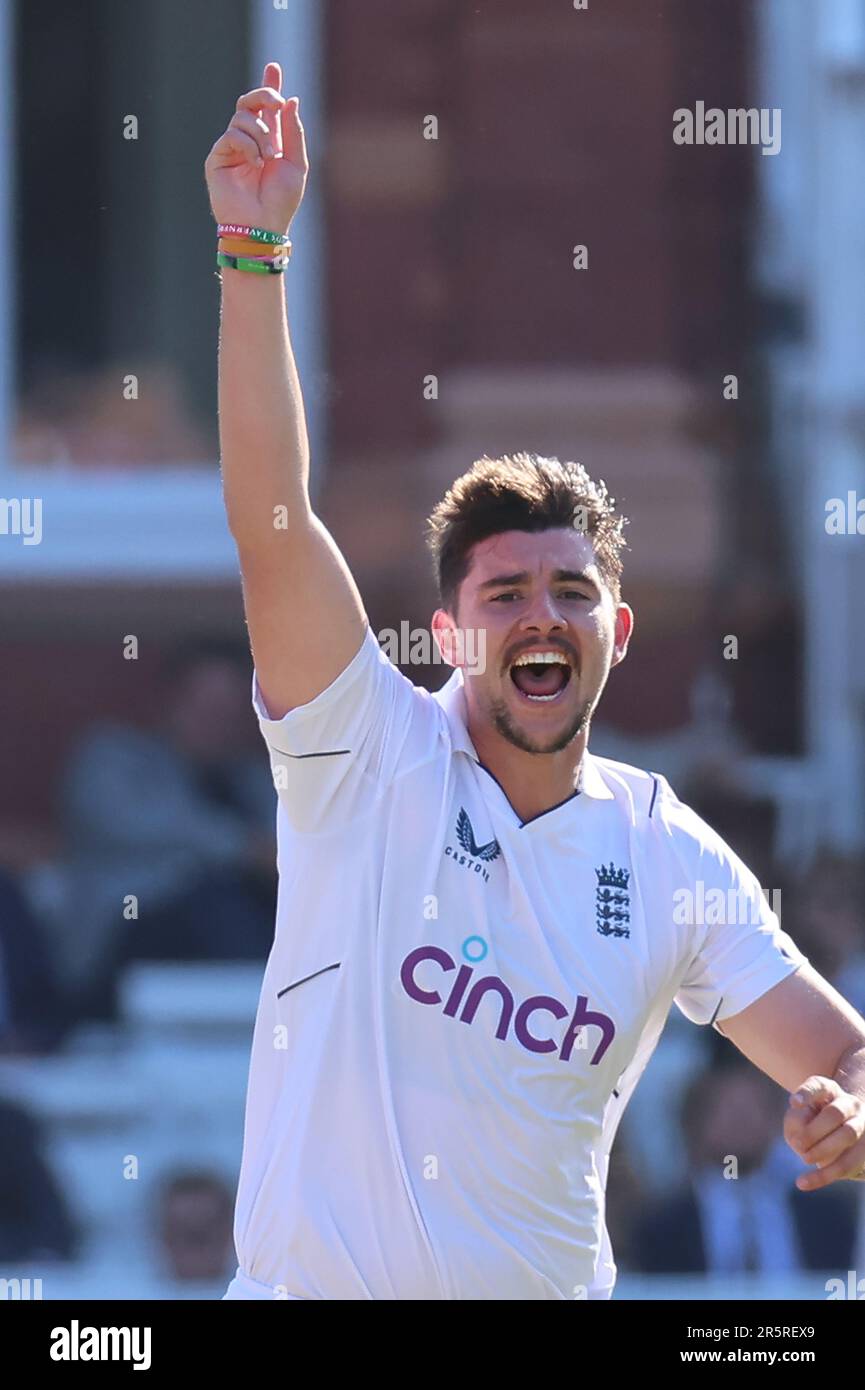 England's Josh Tongue(Worcestershire)making his Test debut celebrates ...