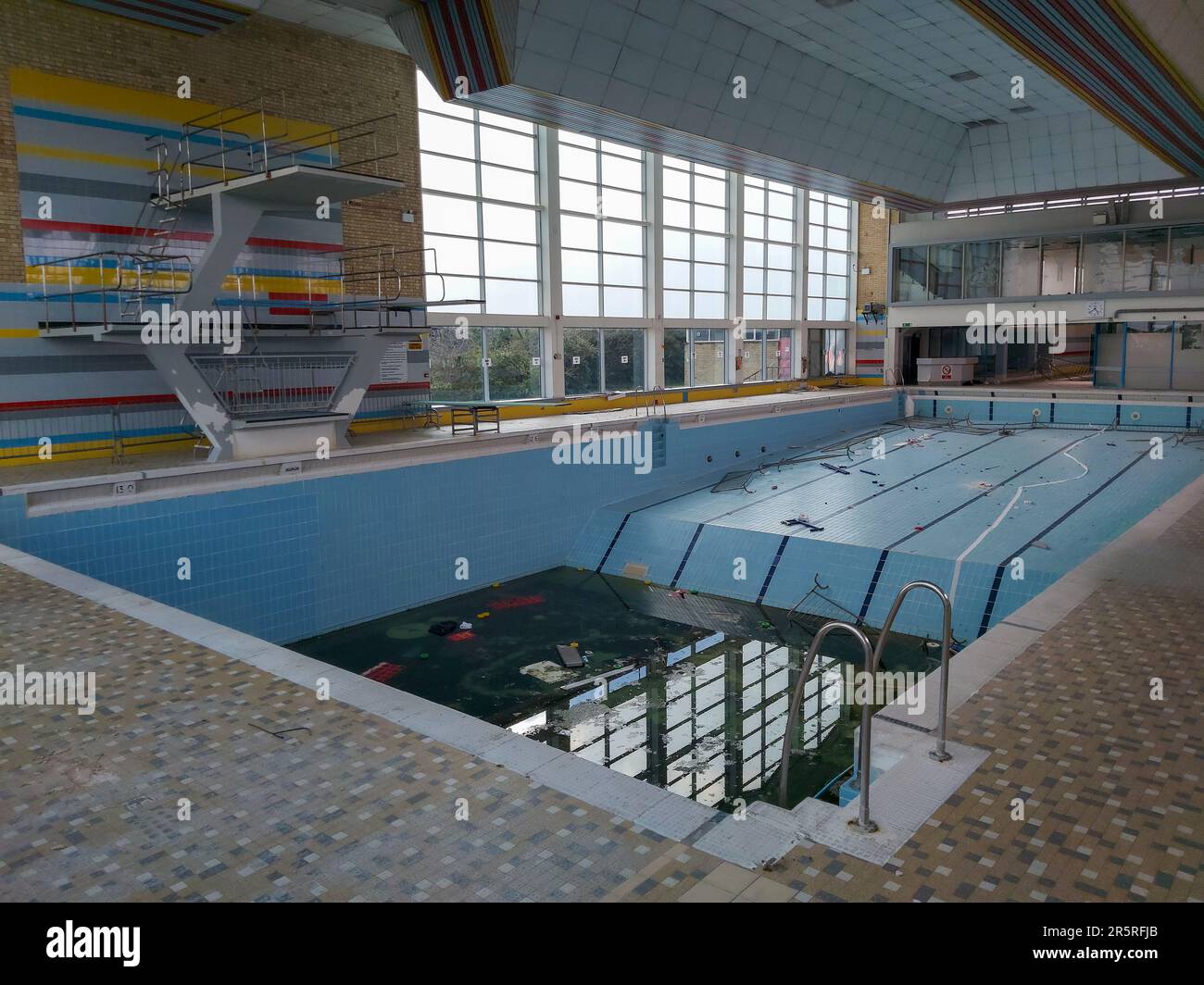The pool was once very popular in Portadown. PORTADOWN, NORTHERN IRELAND: THIS ABANDONED leisure ...