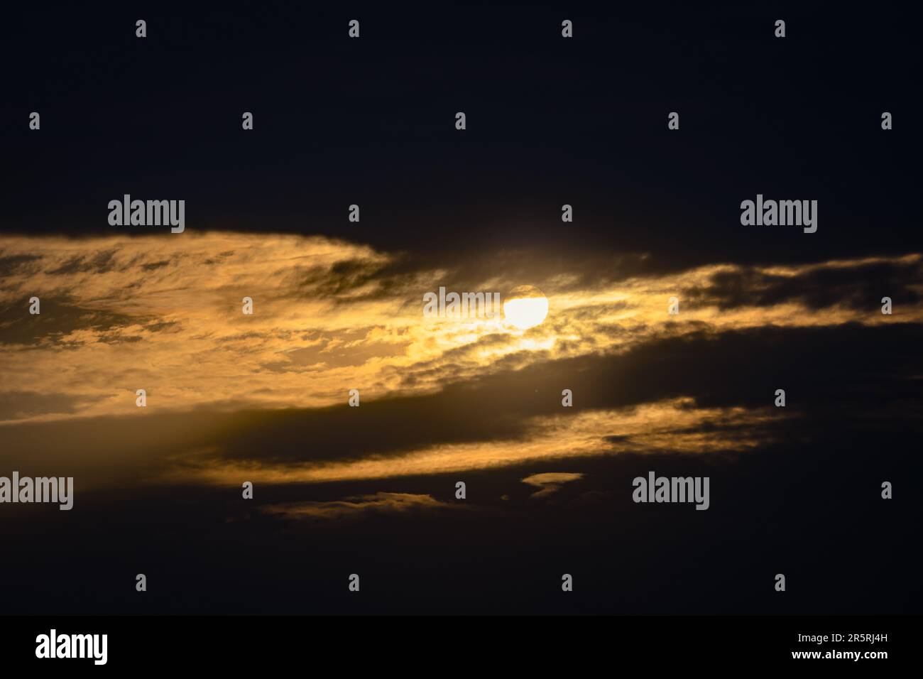Evening sky harmony hi-res stock photography and images - Alamy