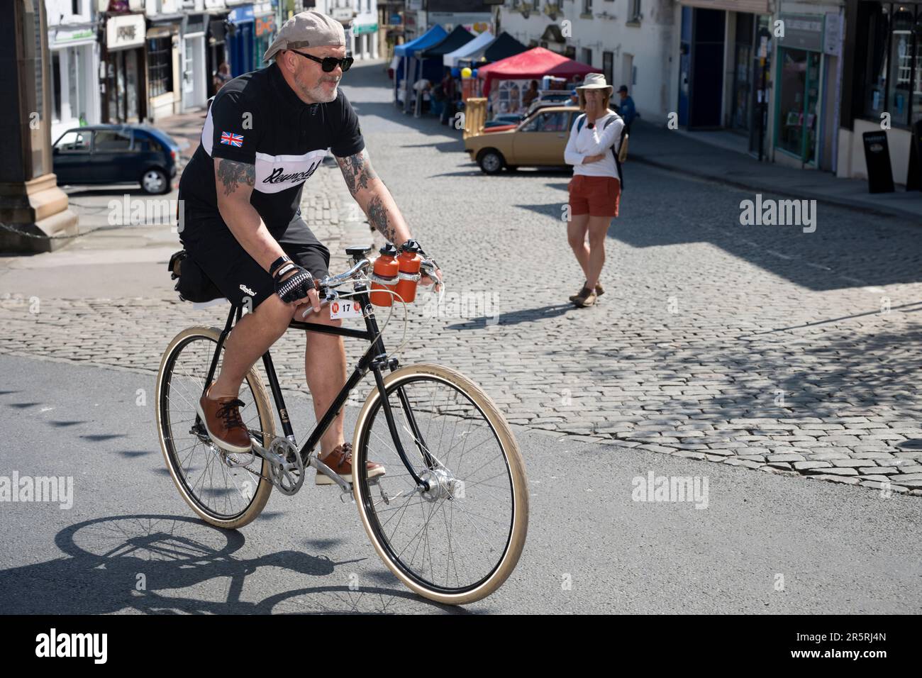 Retro cycle hi-res stock photography and images - Alamy