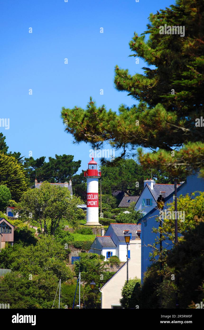 France, Finistere, Clohars Carnoet, the lighthouse upstream of Doelan ...