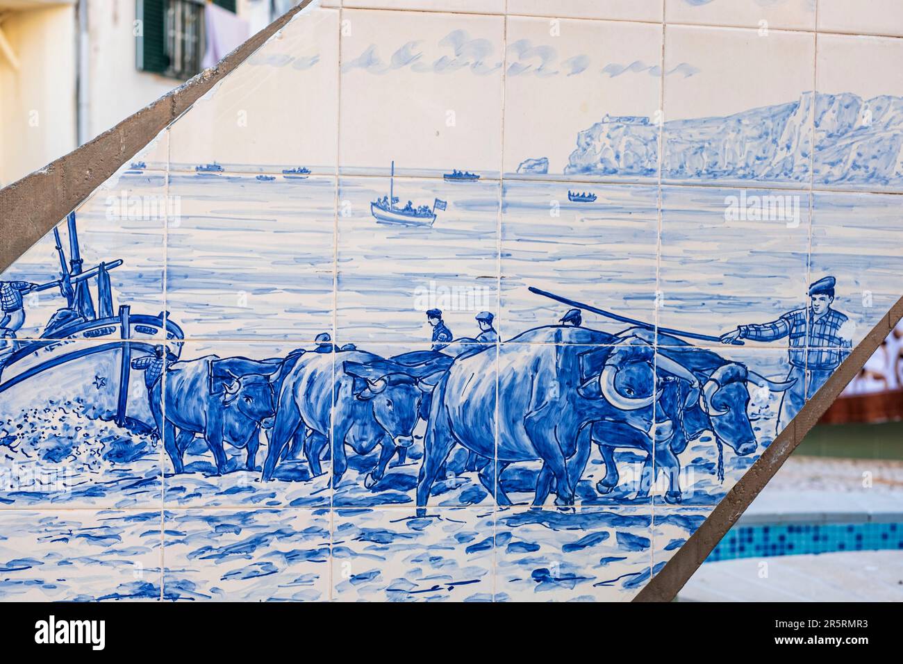 Portugal, Central region, Nazaré searesort, monument in tribute to the ...