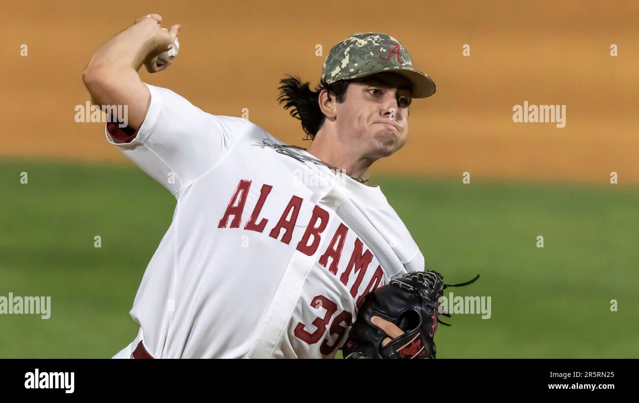 Alabama pitcher Luke Holman (35) during an NCAA baseball game on Friday ...