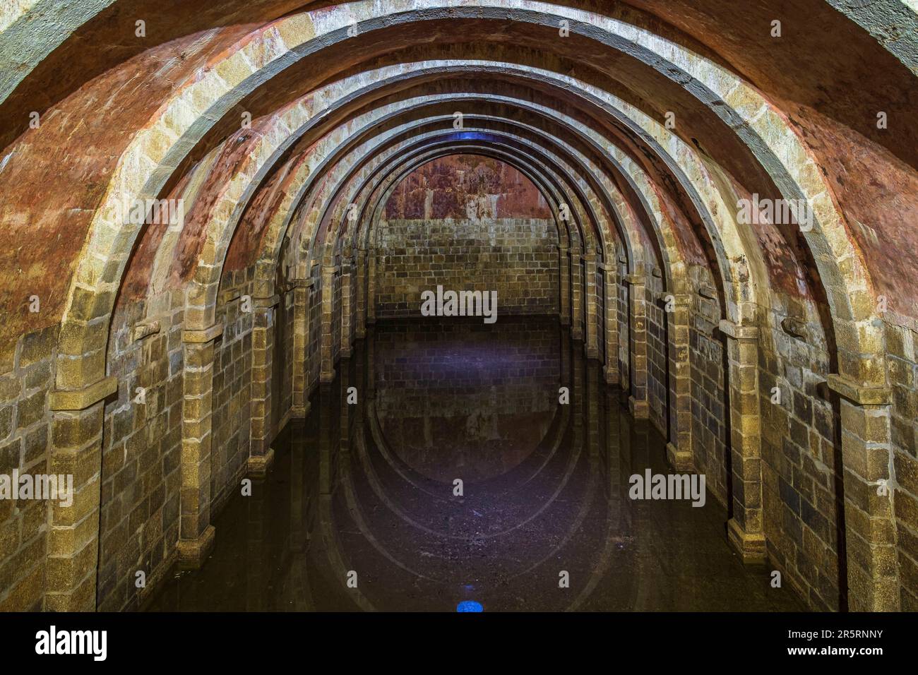 Portugal, Alentejo region, Marvao, fortified medieval village, cistern ...