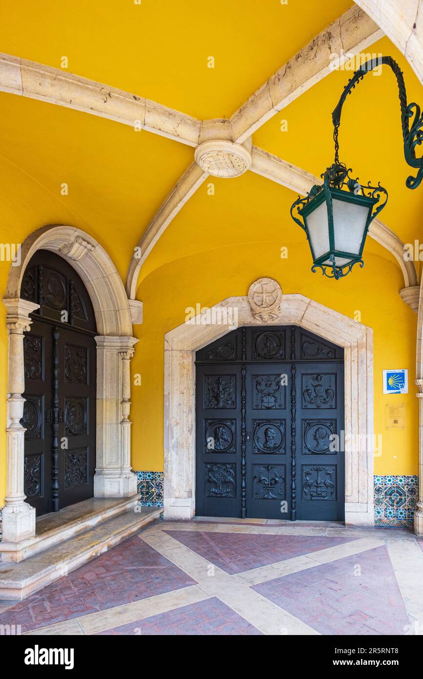 Former knights templar building hi-res stock photography and images - Alamy