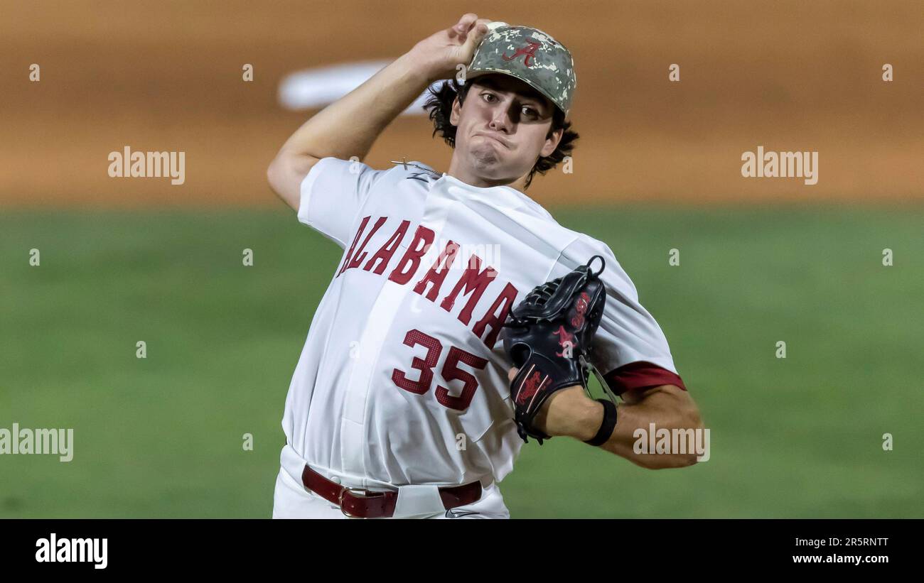 Alabama pitcher Luke Holman (35) during an NCAA baseball game on Friday ...