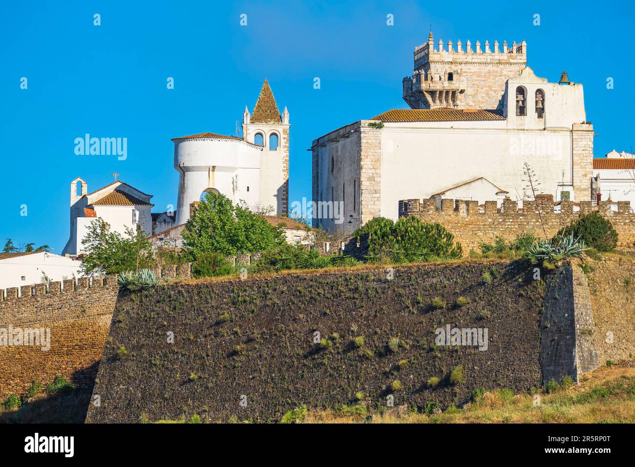 Portugal, Alentejo region, Estremoz, fortified town dominated by its ...