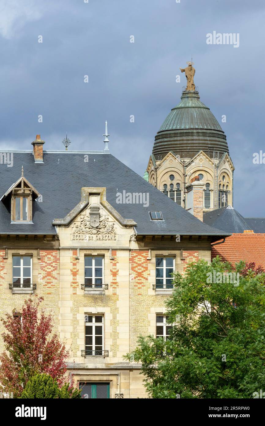 France, Meurthe et Moselle, Nancy, facade of the Charlemagne school ...