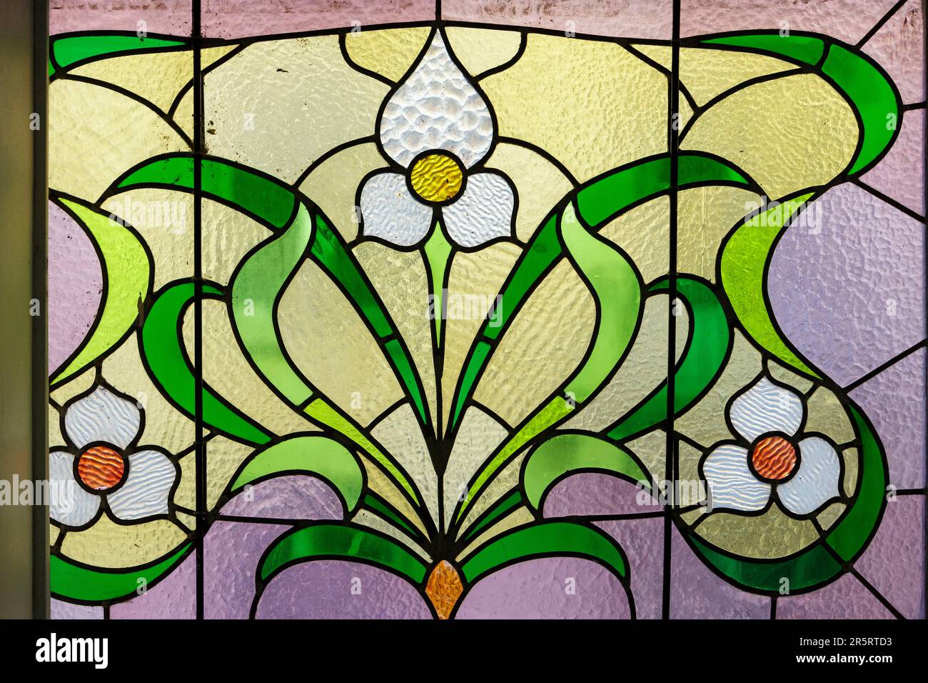 Art nouveau sty hi-res stock photography and images - Alamy