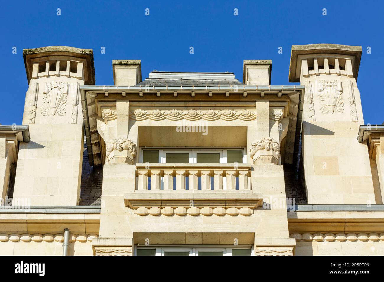 France, Meurthe et Moselle, Nancy, facade of an apartment building in ...