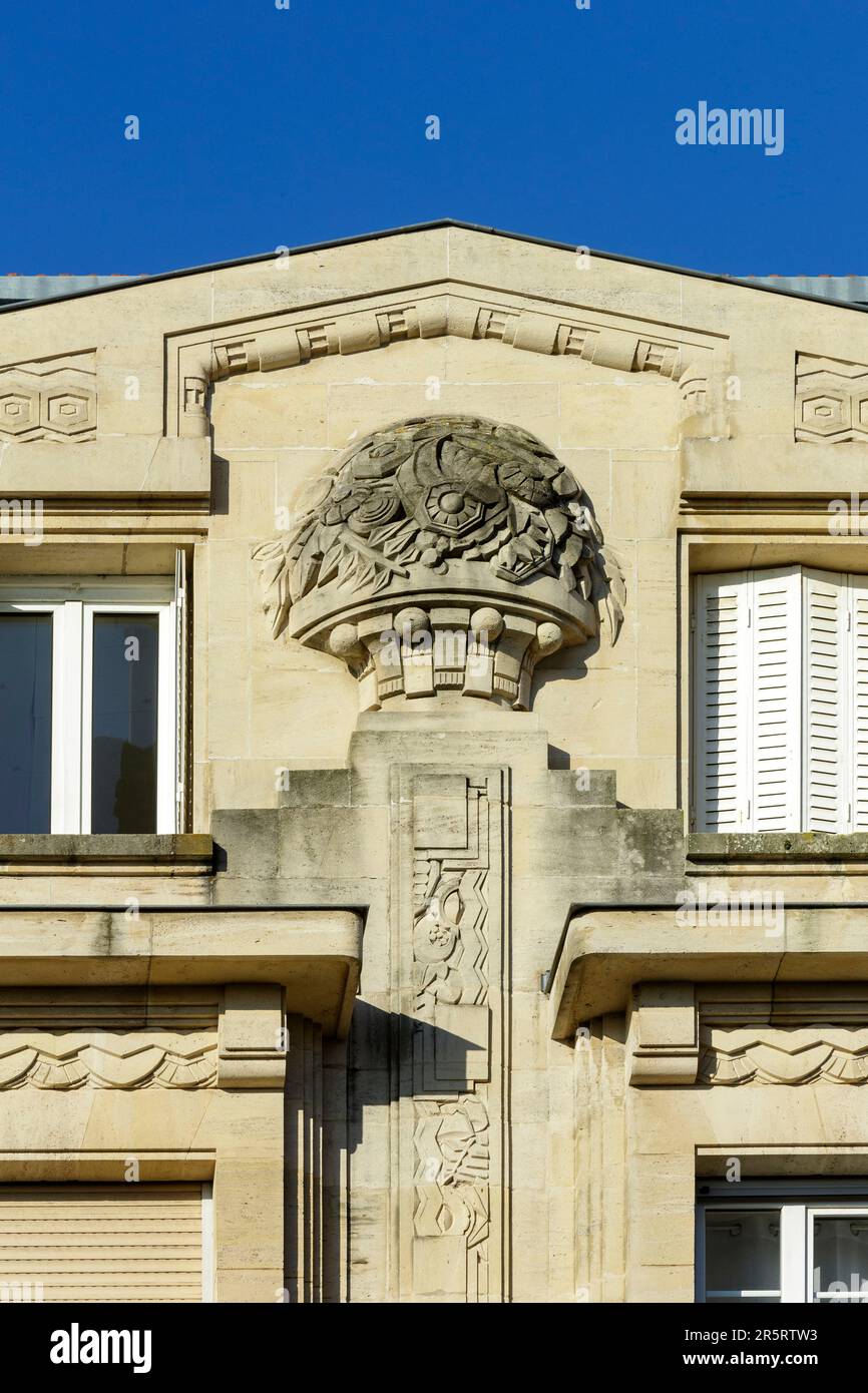 France, Meurthe et Moselle, Nancy, detail of the facade of an apartment ...