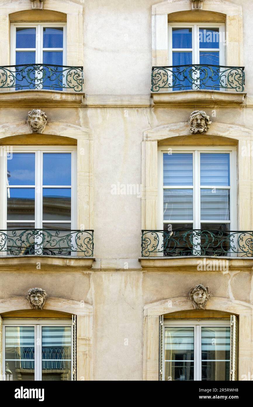 Mascarons facade hi-res stock photography and images - Alamy