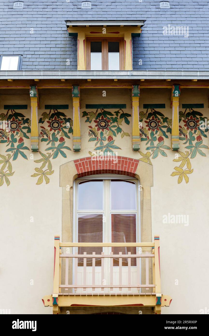 France, Meurthe et Moselle, Nancy, detail of the facade of the Maison ...