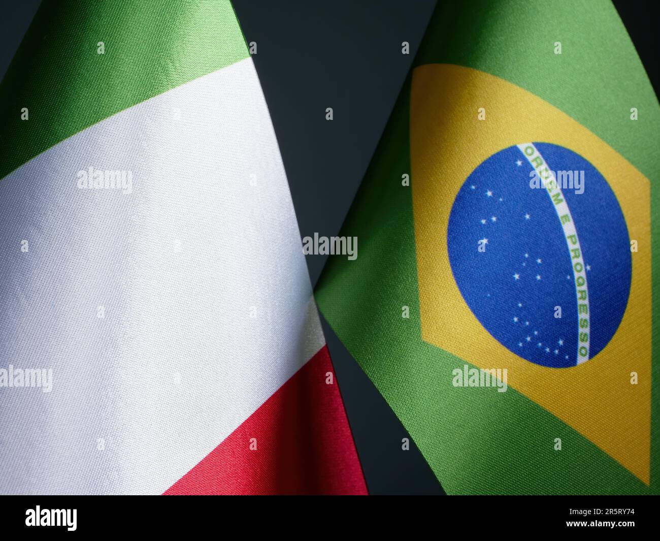 Italian flag small hi-res stock photography and images - Alamy