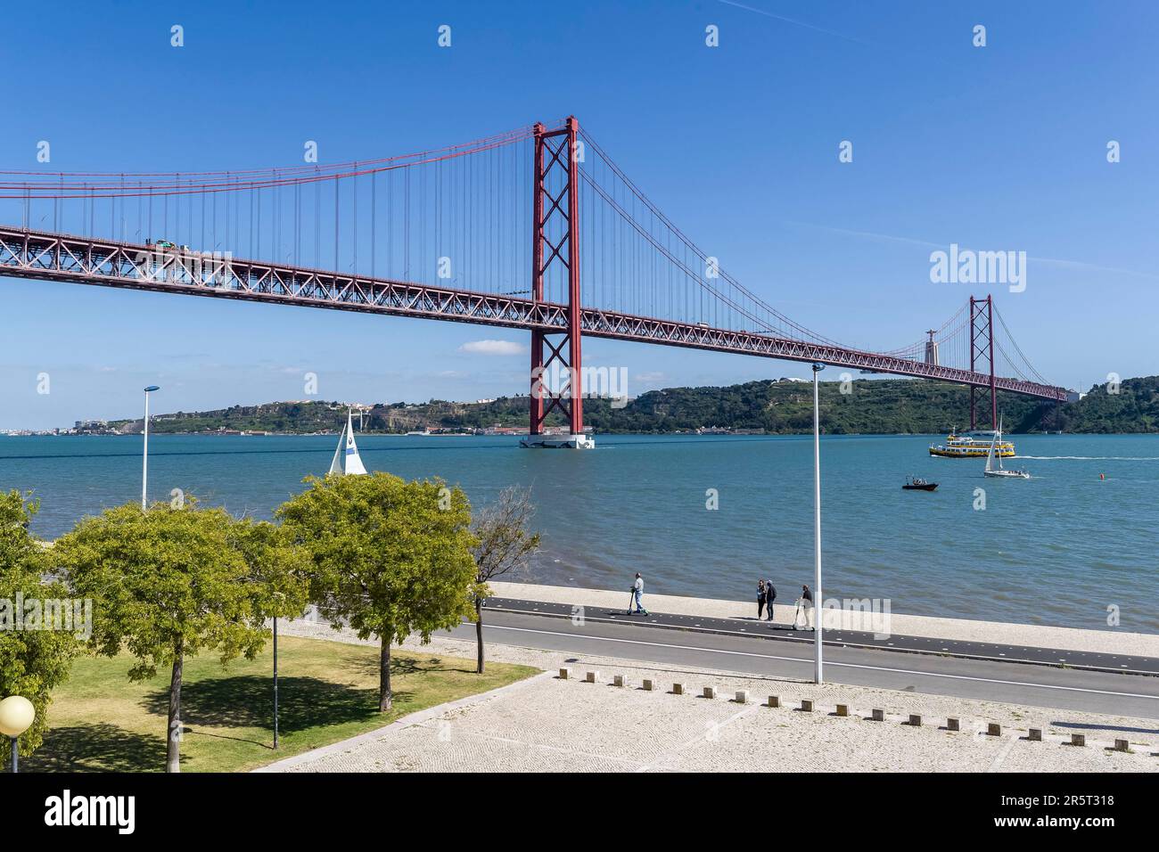 Tage bridge hi-res stock photography and images - Alamy