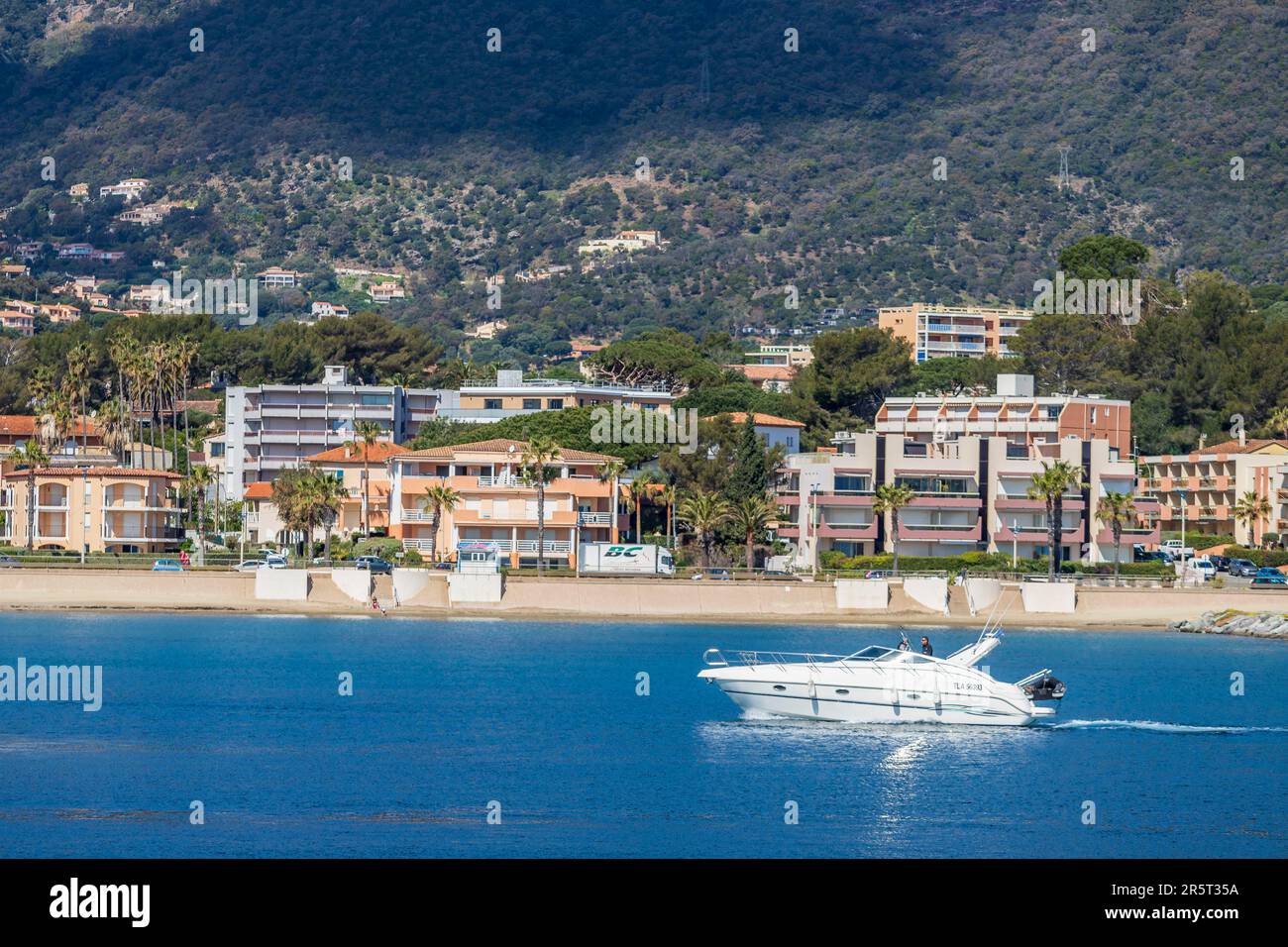 France, Var, Cavalaire-sur-Mer, motor yacht in the Bay of Cavalaire ...