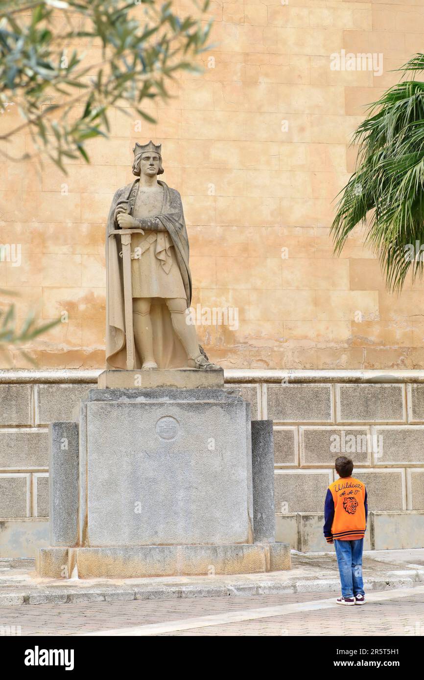 Spain, Balearic Islands, Menorca, Maó (Mahon), Plaza de la Conquesta ...
