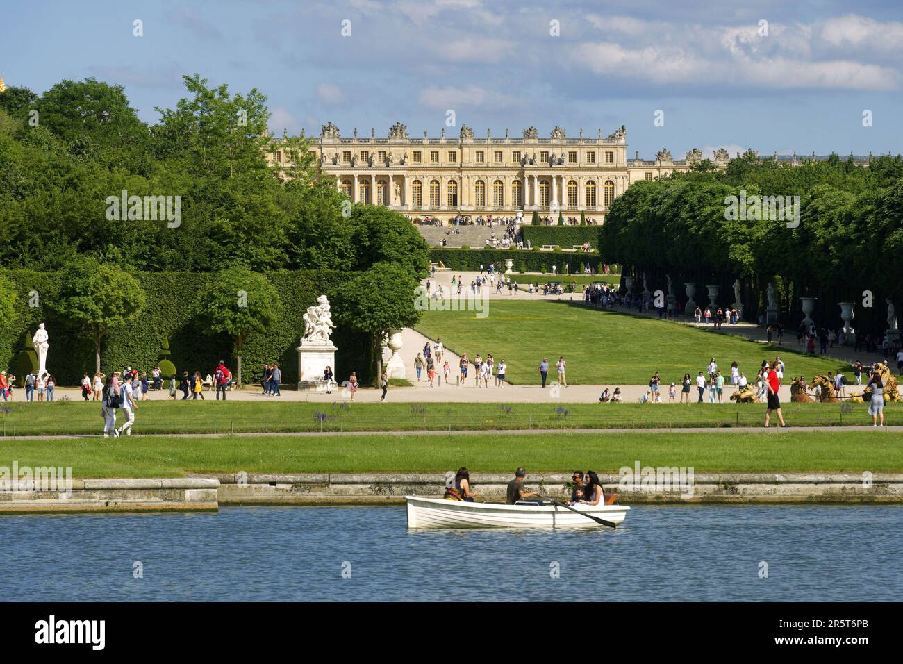 France, Yvelines, Versailles, park of the Palace of Versailles ...
