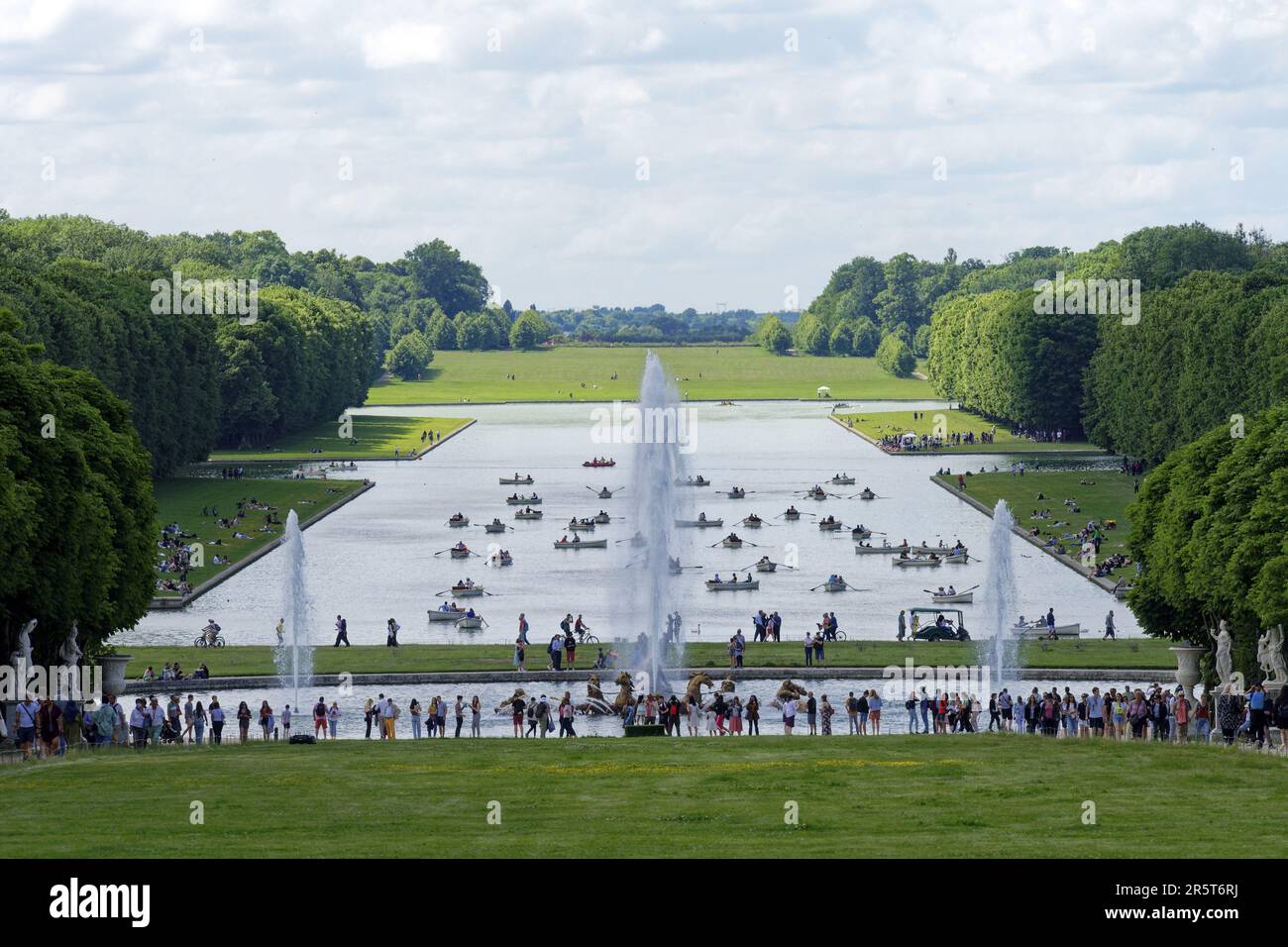 France, Yvelines, Versailles, park of the Palace of Versailles ...