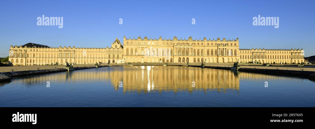 France, Yvelines, Versailles, park of the Palace of Versailles ...