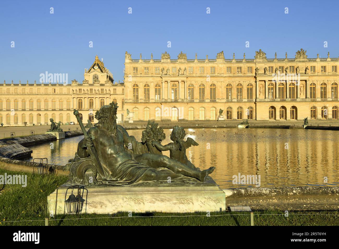 France, Yvelines, Versailles, park of the Palace of Versailles ...