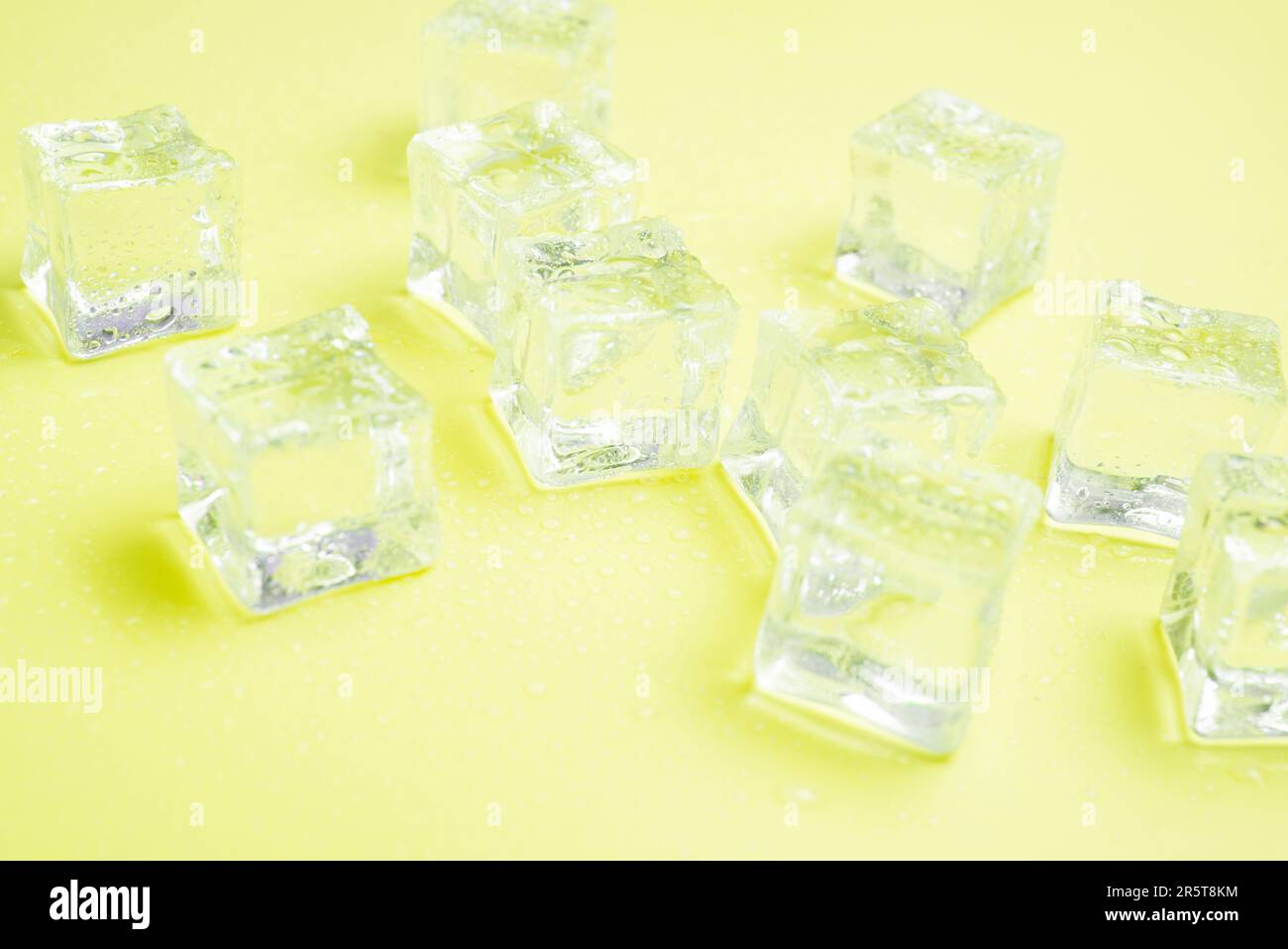 Ice cubes scattered water hi-res stock photography and images - Alamy