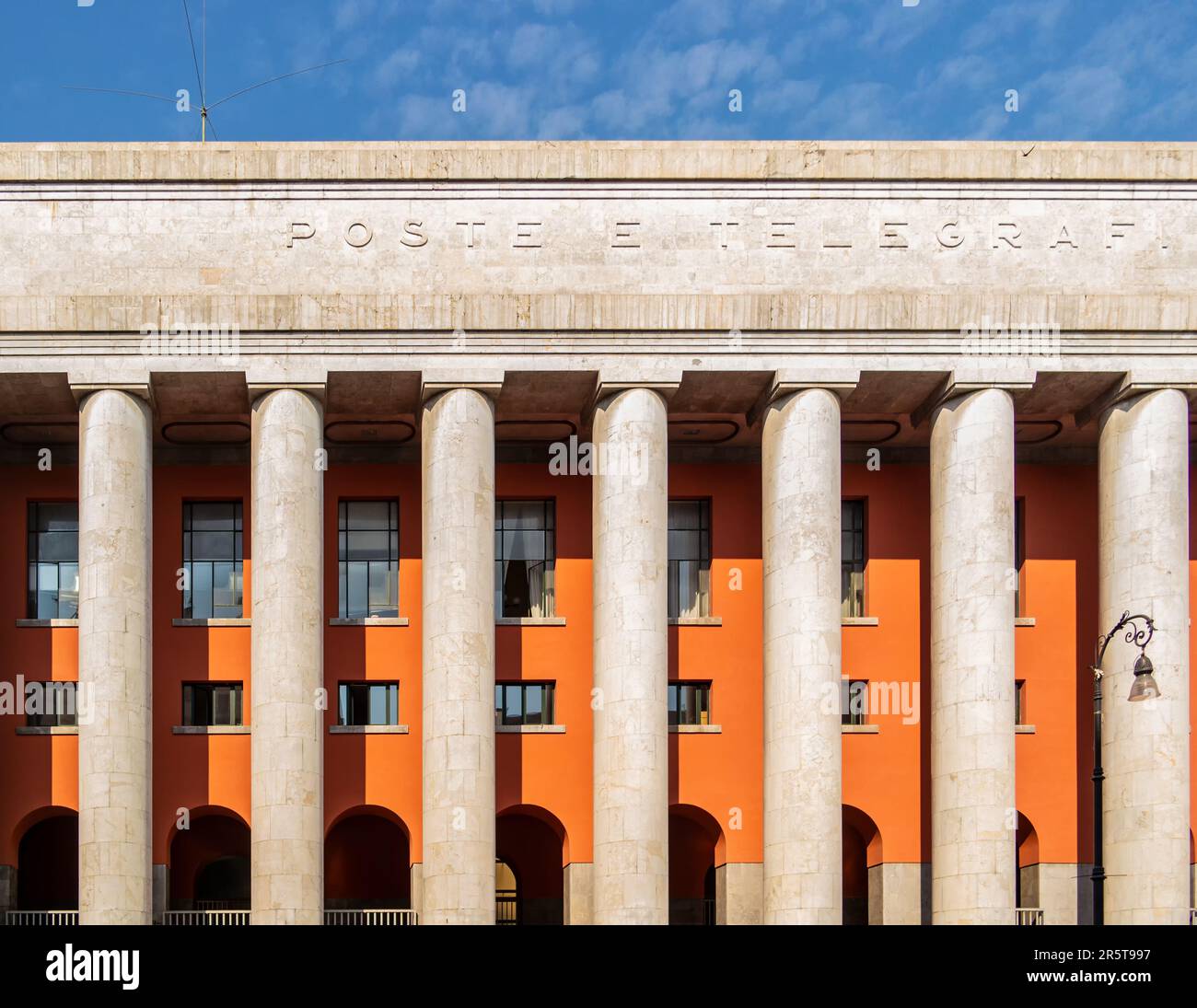 Palazzo delle poste post office building hi-res stock photography and ...