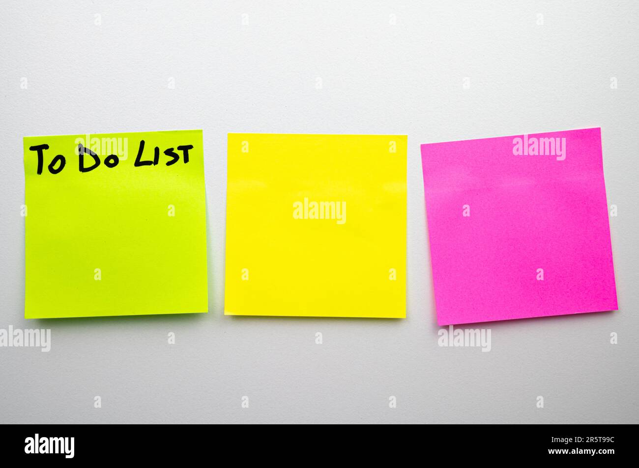 Adhesive sheets of different colors, with the wording "to do list ...