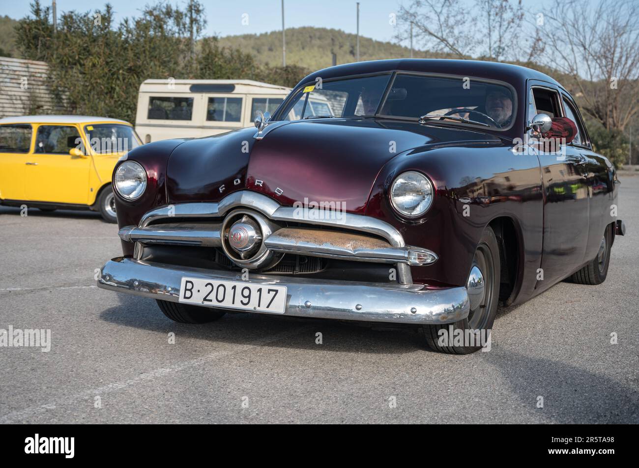 Front view of a beautiful classic American car, the '49 bullet nose ...