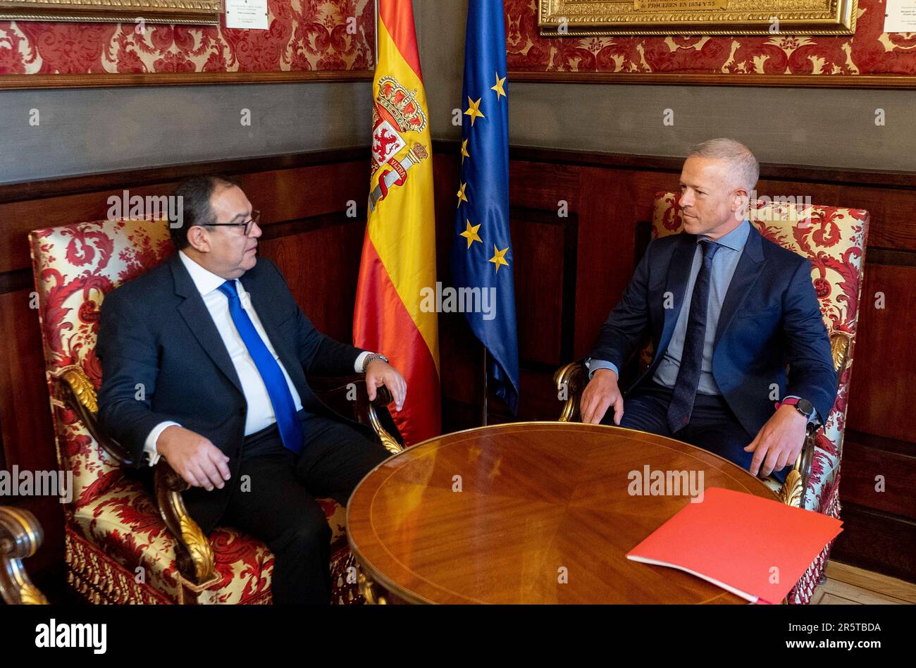 Peru's Prime Minister Alberto Otárola (left) and the President of the ...