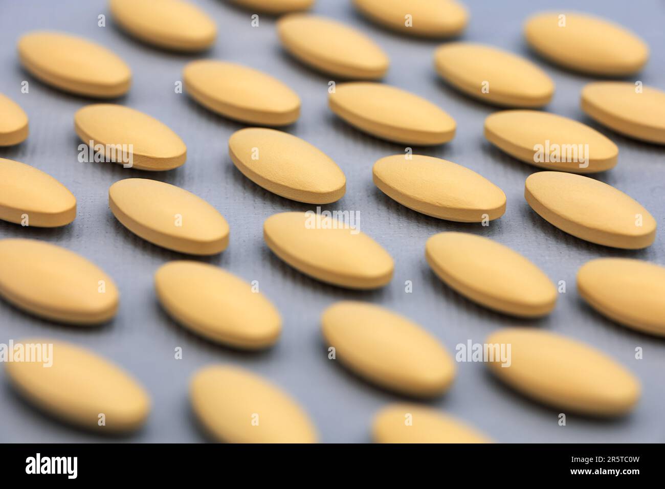 Contrasting background hi-res stock photography and images - Alamy