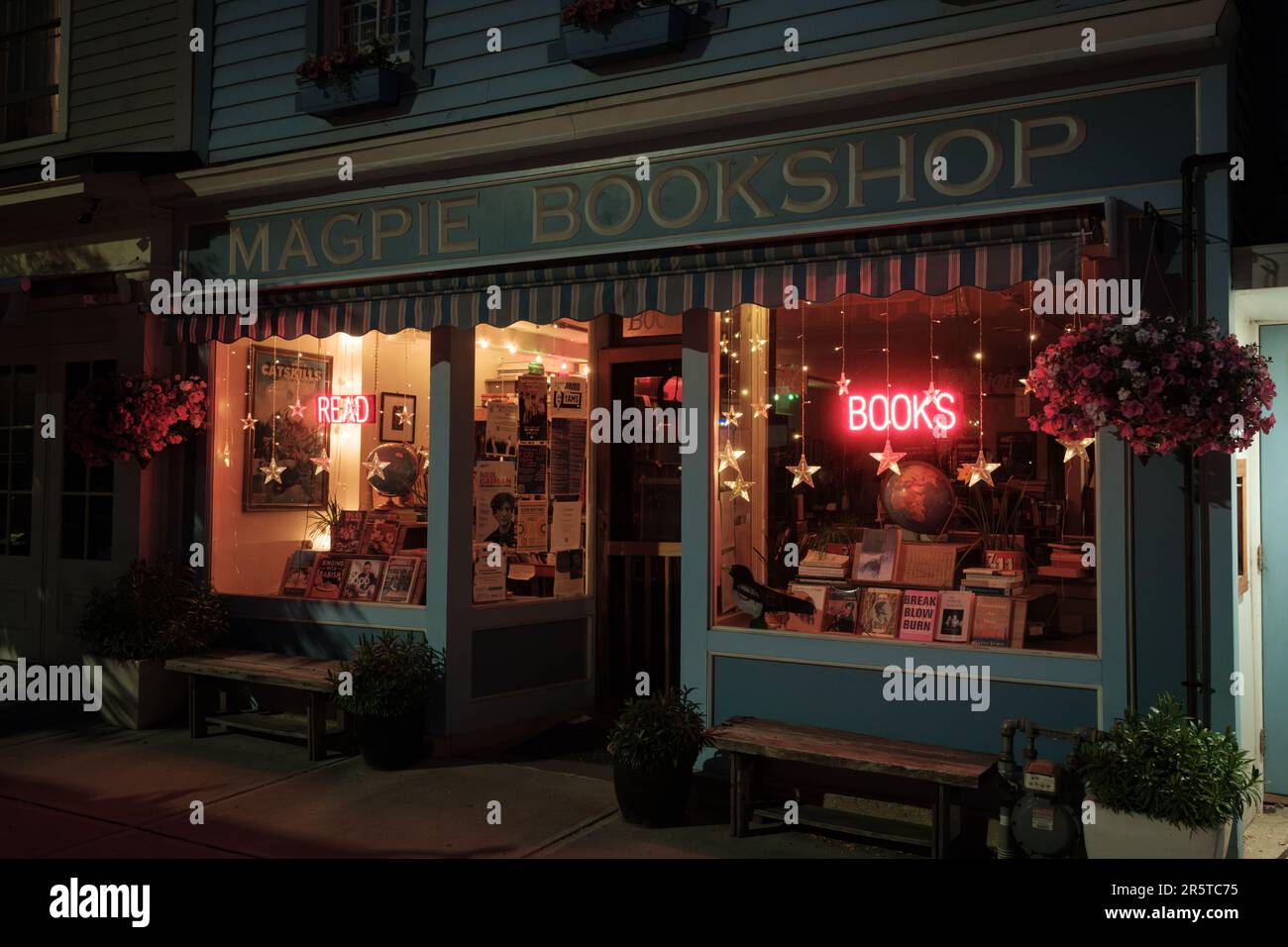 Magpie Bookshop storefront at night, Catskill, New York Stock Photo - Alamy