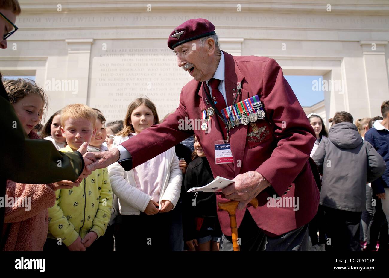 D-Day veteran Tom Schaffer (left), 13th Battalion Parachute Regiment ...