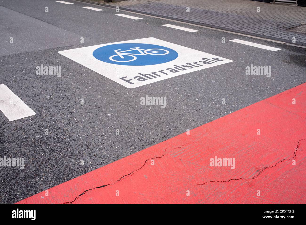 Overhead pedestrian crossing sign hi-res stock photography and images ...