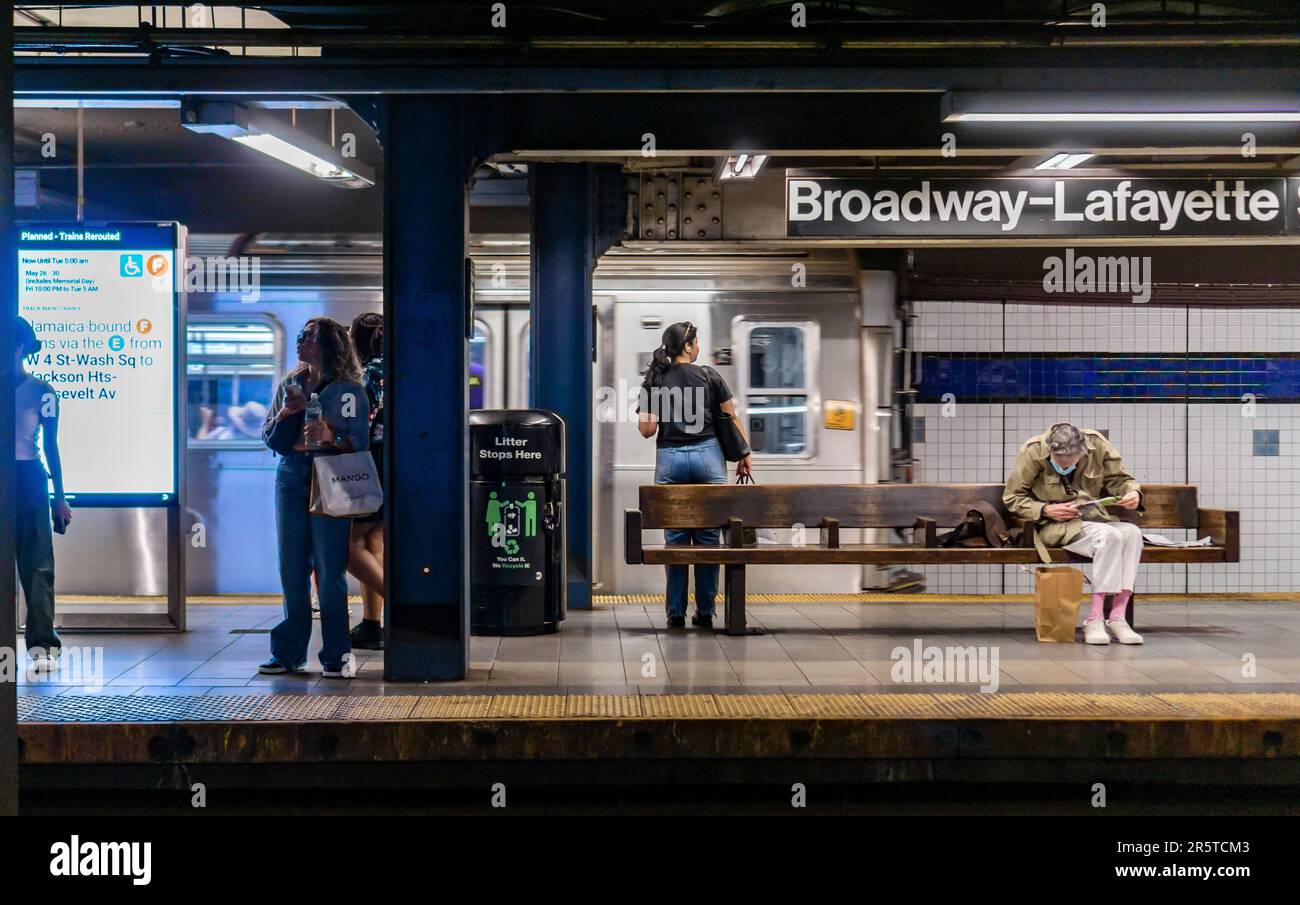 Weekend ridership at the crowded Broadway-Lafayette Station in the New ...