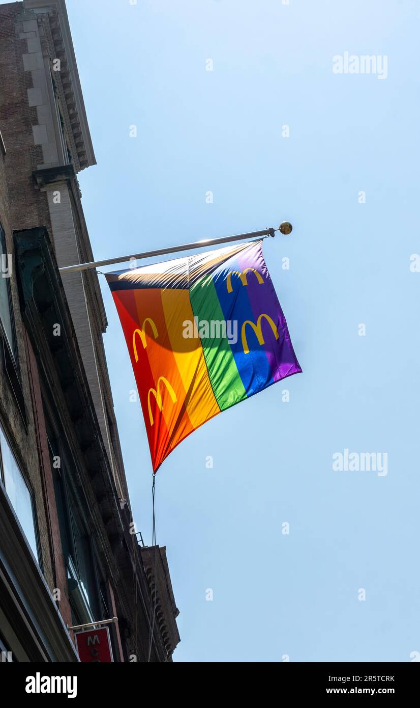 A McDonaldÕs restaurant in Chelsea in New York displays the progress ...