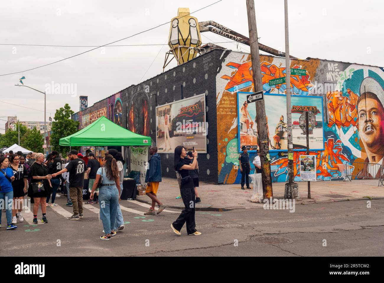 Thousands pour into Bushwick, Brooklyn in New York for the annual ...