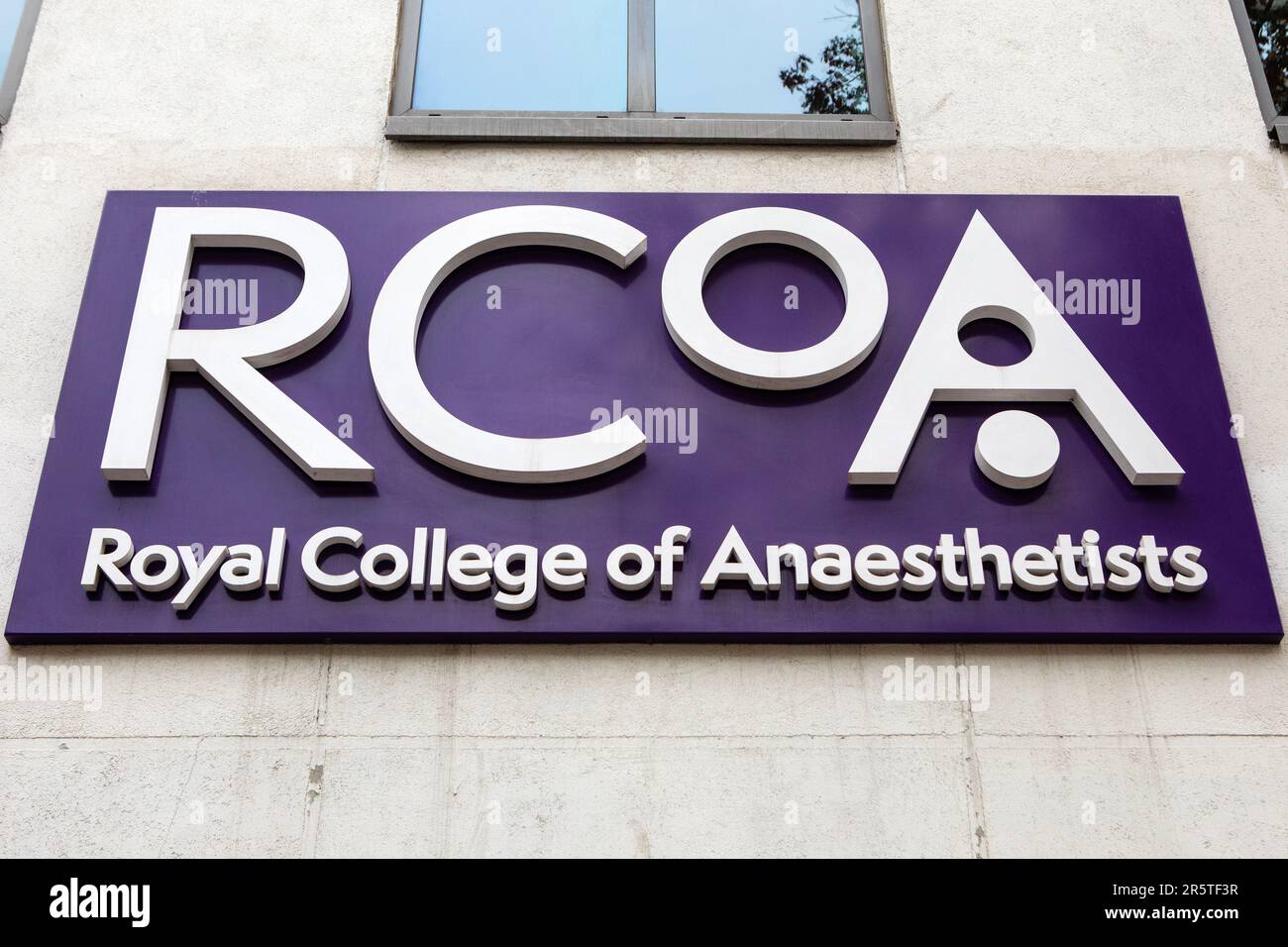 Royal college of anaesthetists london hi-res stock photography and ...