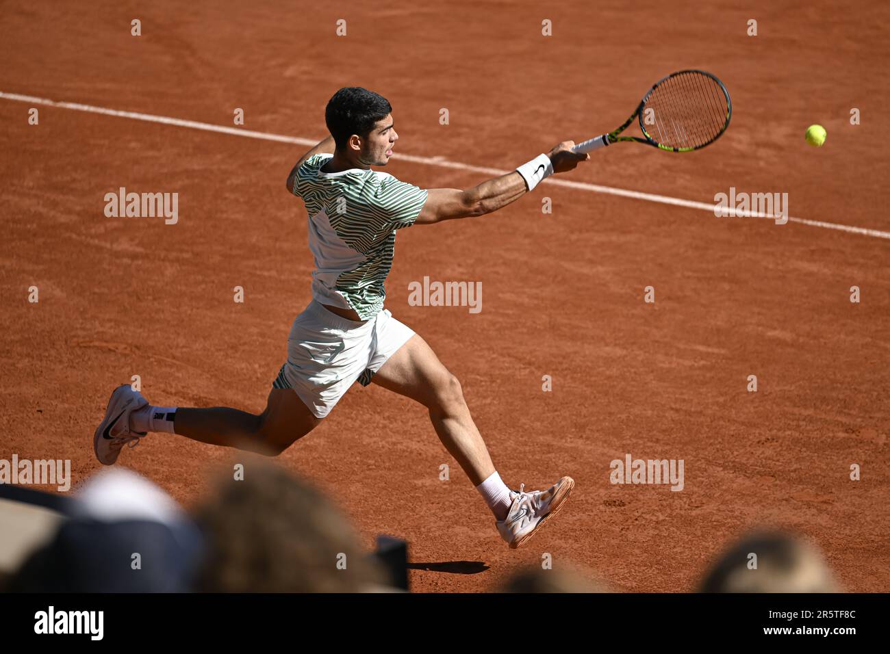 Carlos alcaraz forehand hi-res stock photography and images - Alamy