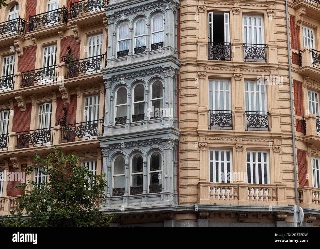 Balcony neighboring building hi-res stock photography and images - Alamy