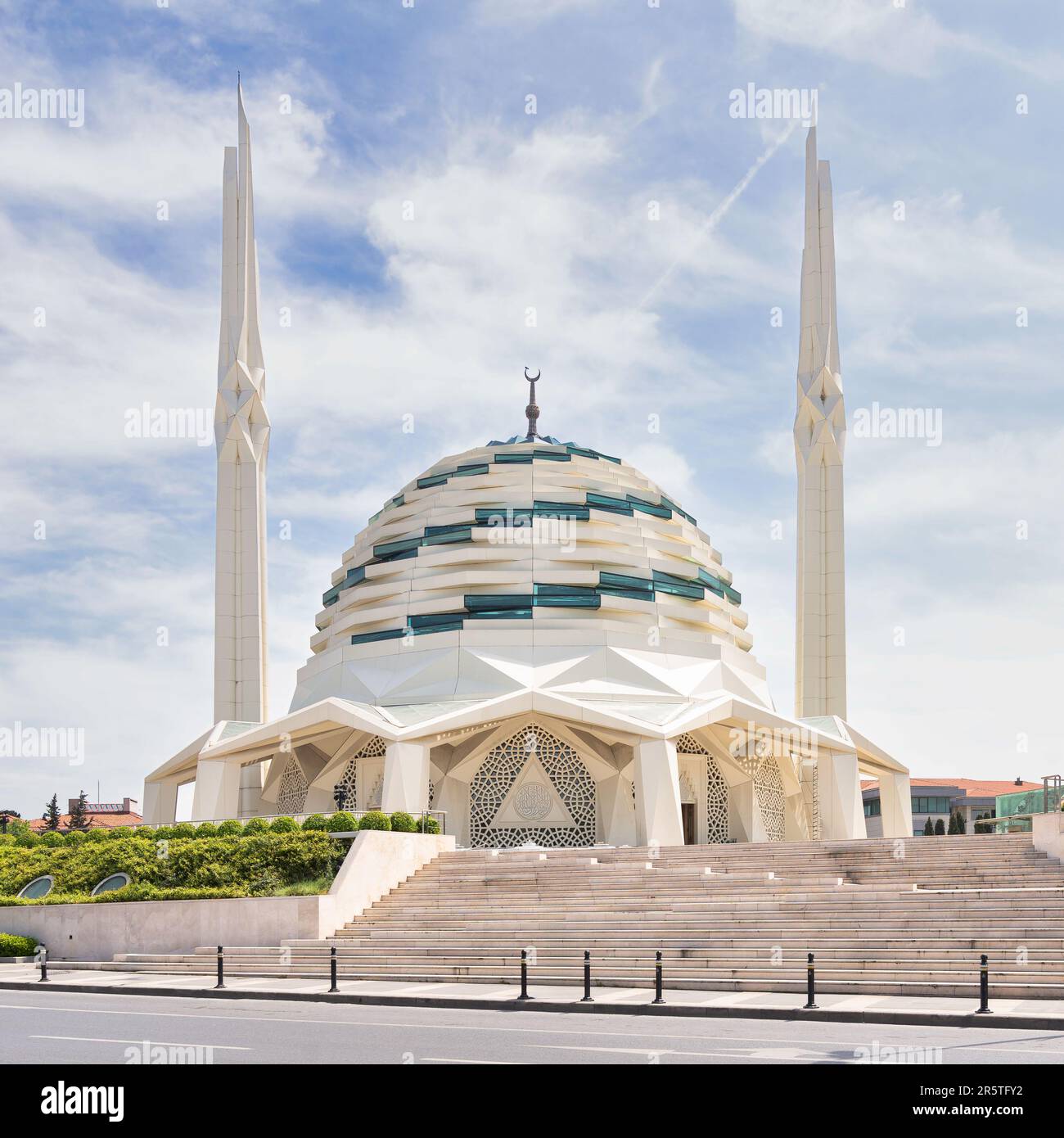 Marmara University Faculty of Theology Mosque, a modern Islamic ...