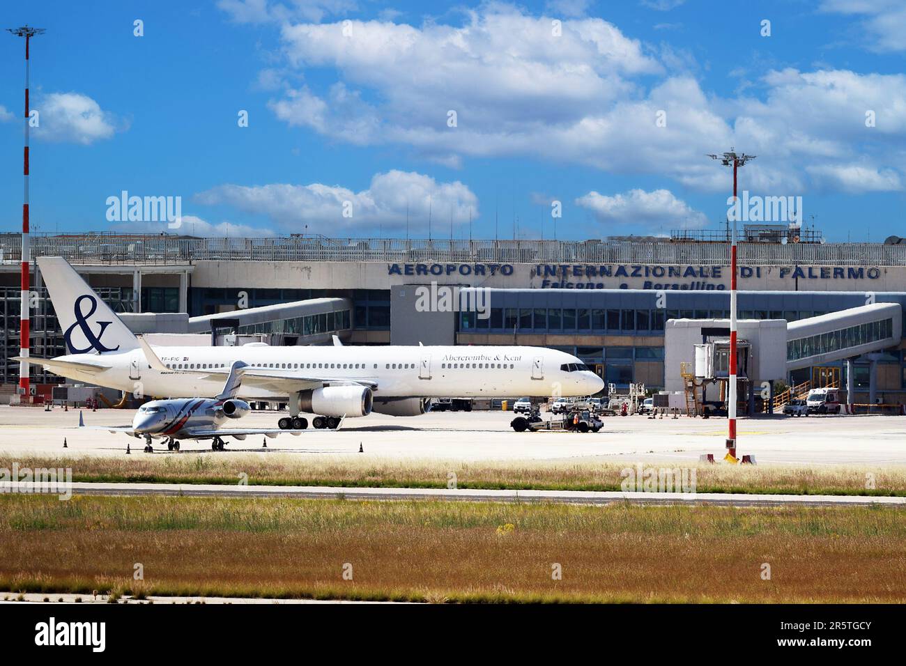 ICELANDAIR BOEING 757-23N OF ICELANDAIR RARE TO SEE IN SICILY in the ...