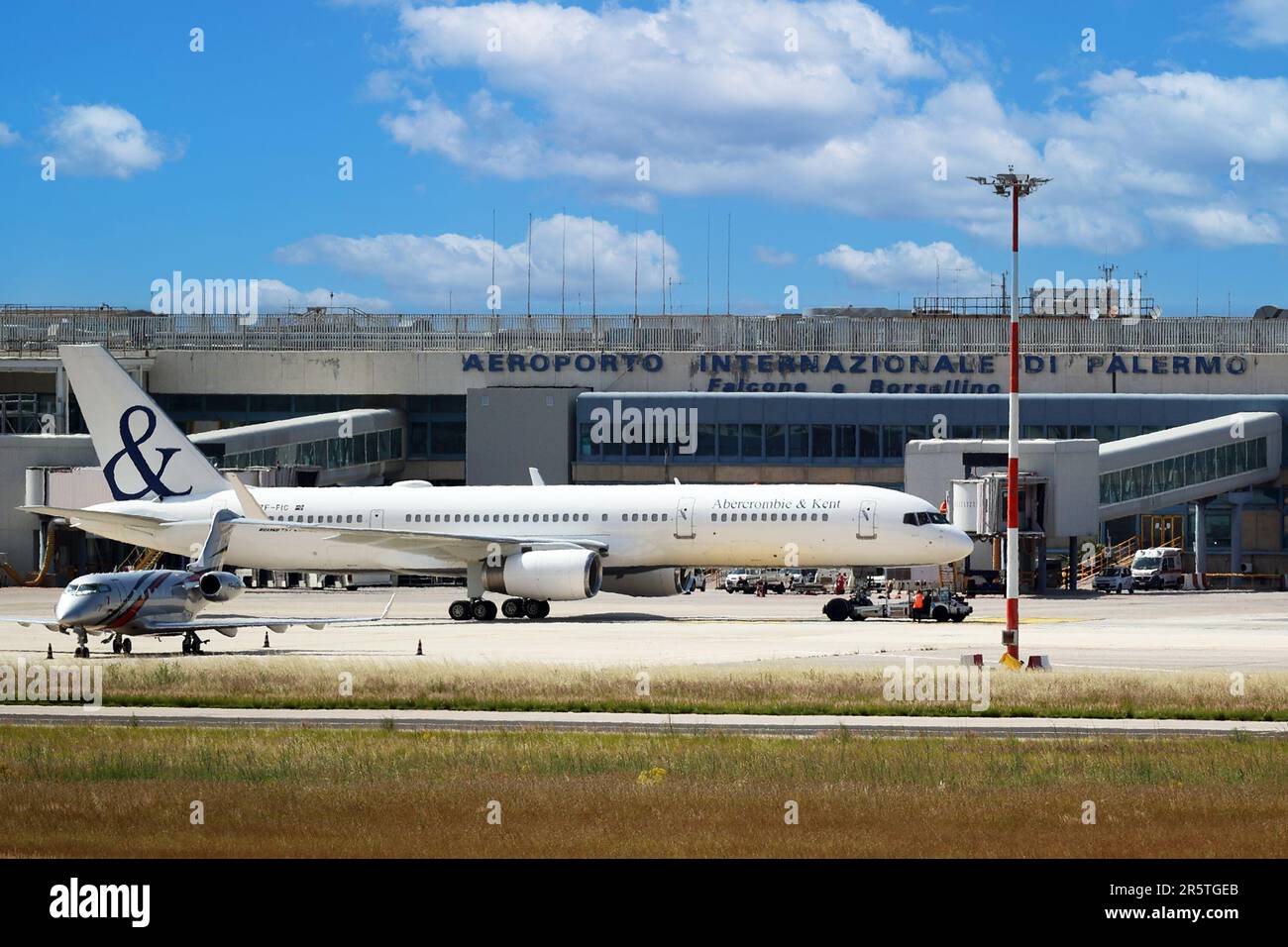 ICELANDAIR BOEING 757-23N OF ICELANDAIR RARE TO SEE IN SICILY in the ...