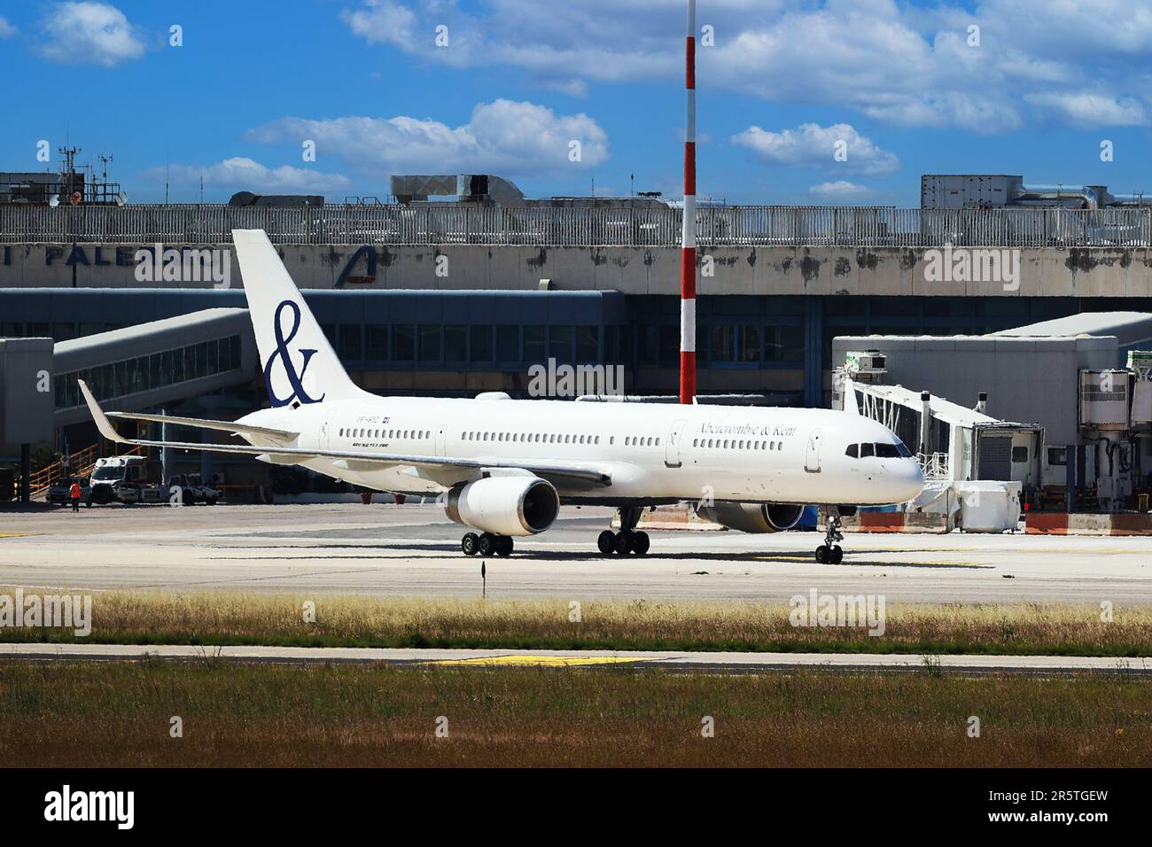 ICELANDAIR BOEING 757-23N OF ICELANDAIR RARE TO SEE IN SICILY in the ...