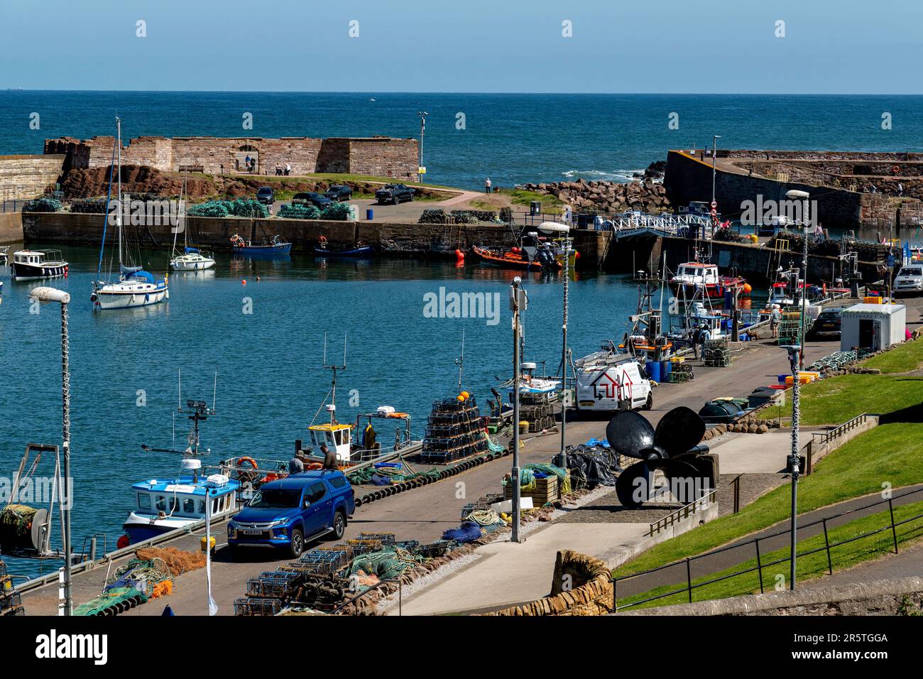 Dunbar Harbour, Dunbar, East Lothian, Scotland, UK Stock Photo - Alamy