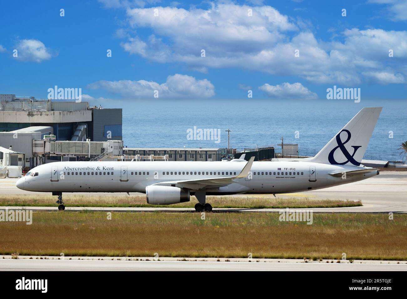 ICELANDAIR BOEING 757-23N OF ICELANDAIR RARE TO SEE IN SICILY in the ...
