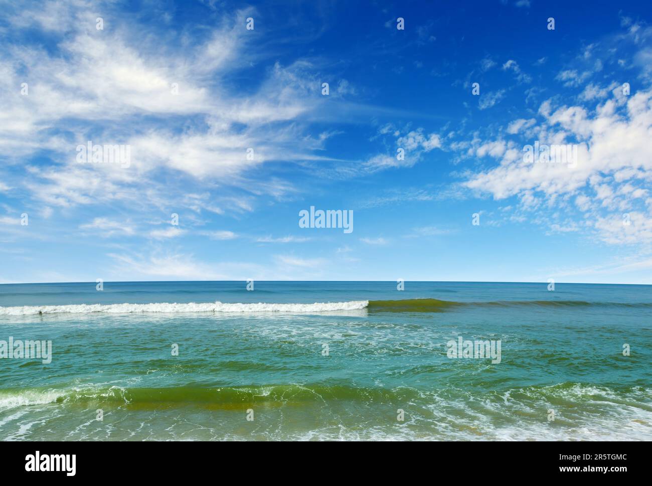 Ocean waves, azure sea. Tropical beach Stock Photo - Alamy