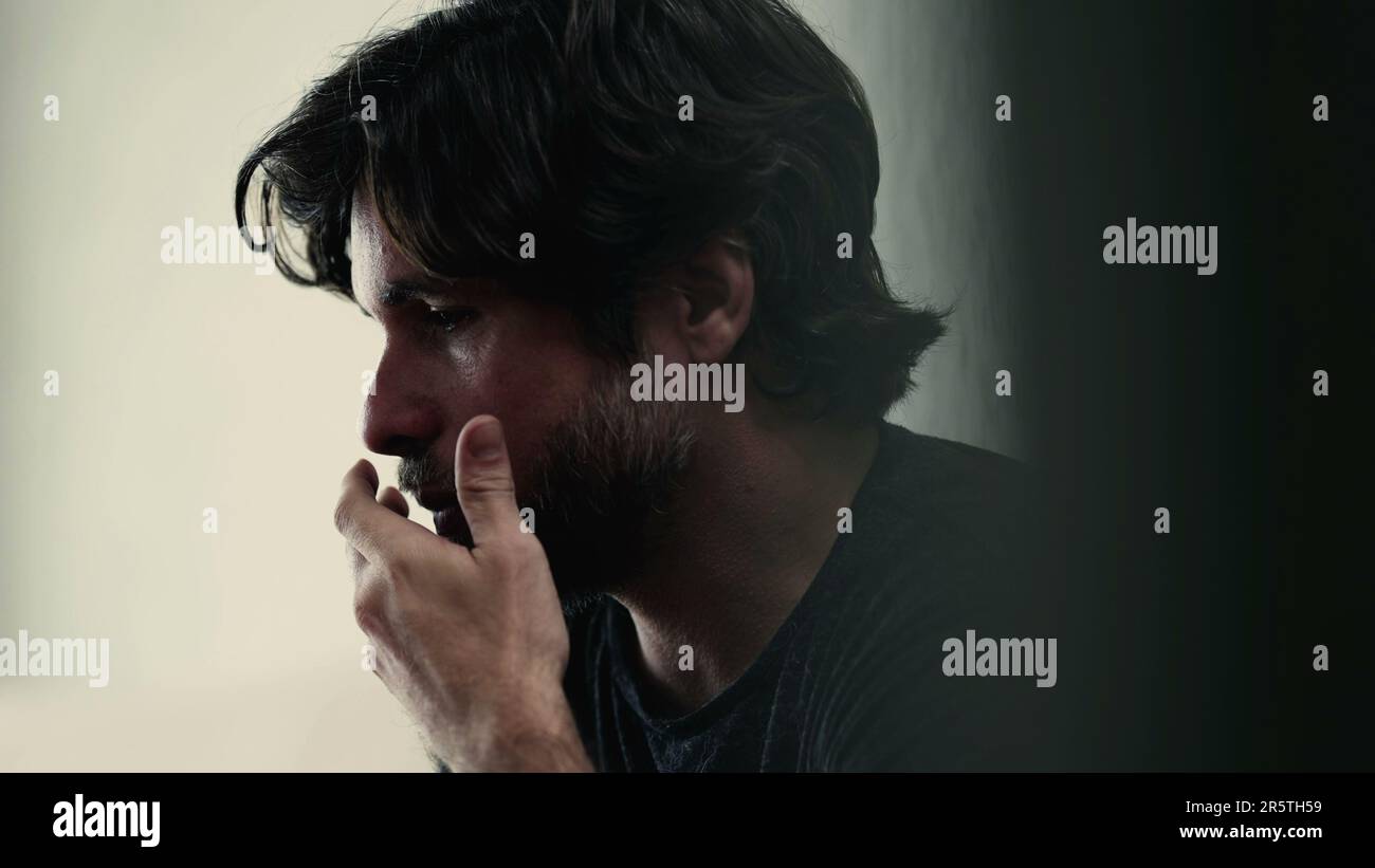 Guy suffering hi-res stock photography and images - Alamy