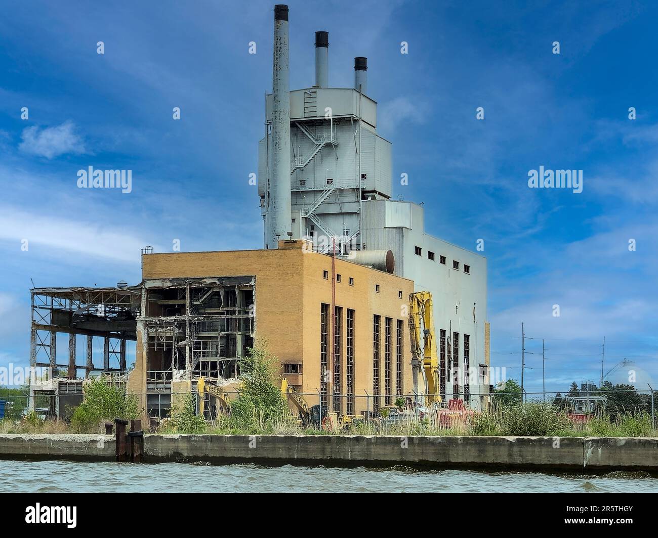 Abandoned coal power plant in Michigan Stock Photo - Alamy