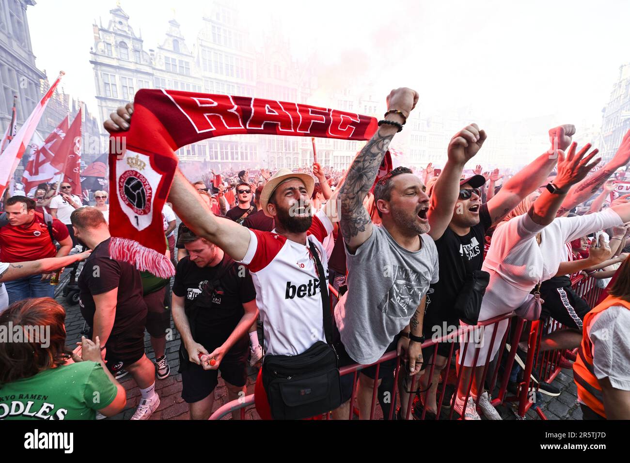 Soccer fans bus hi-res stock photography and images - Alamy